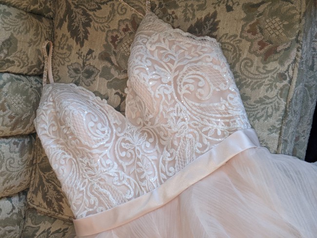 Allure Bridals Style 3050 New Wedding Dress Save 30% - Stillwhite