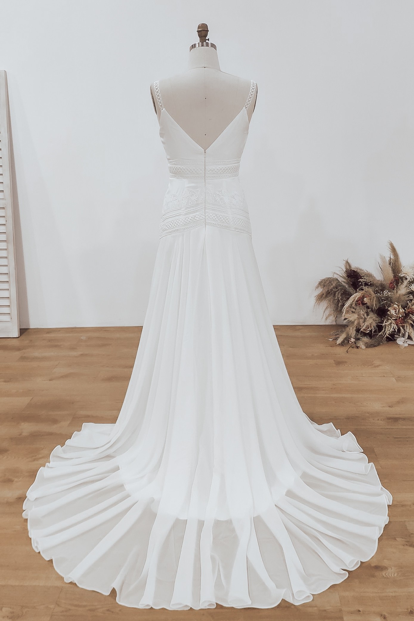 The Laid-Back Bride Sample Wedding Dress Save 48% - Stillwhite