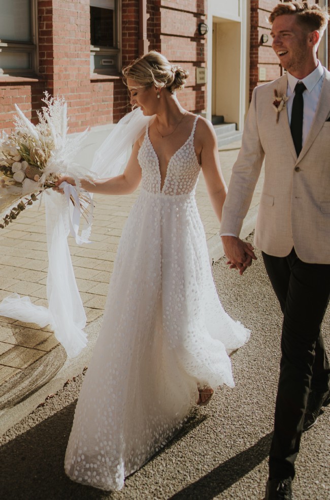 Made With Love Louie Flowy Wedding Dress Save 52% - Stillwhite