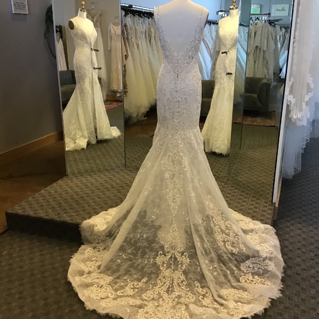Allure Bridals 9501 Sample Wedding Dress Save 33% - Stillwhite