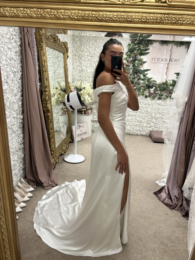 Justin Alexander Sample Wedding Dress Save 40% - Stillwhite