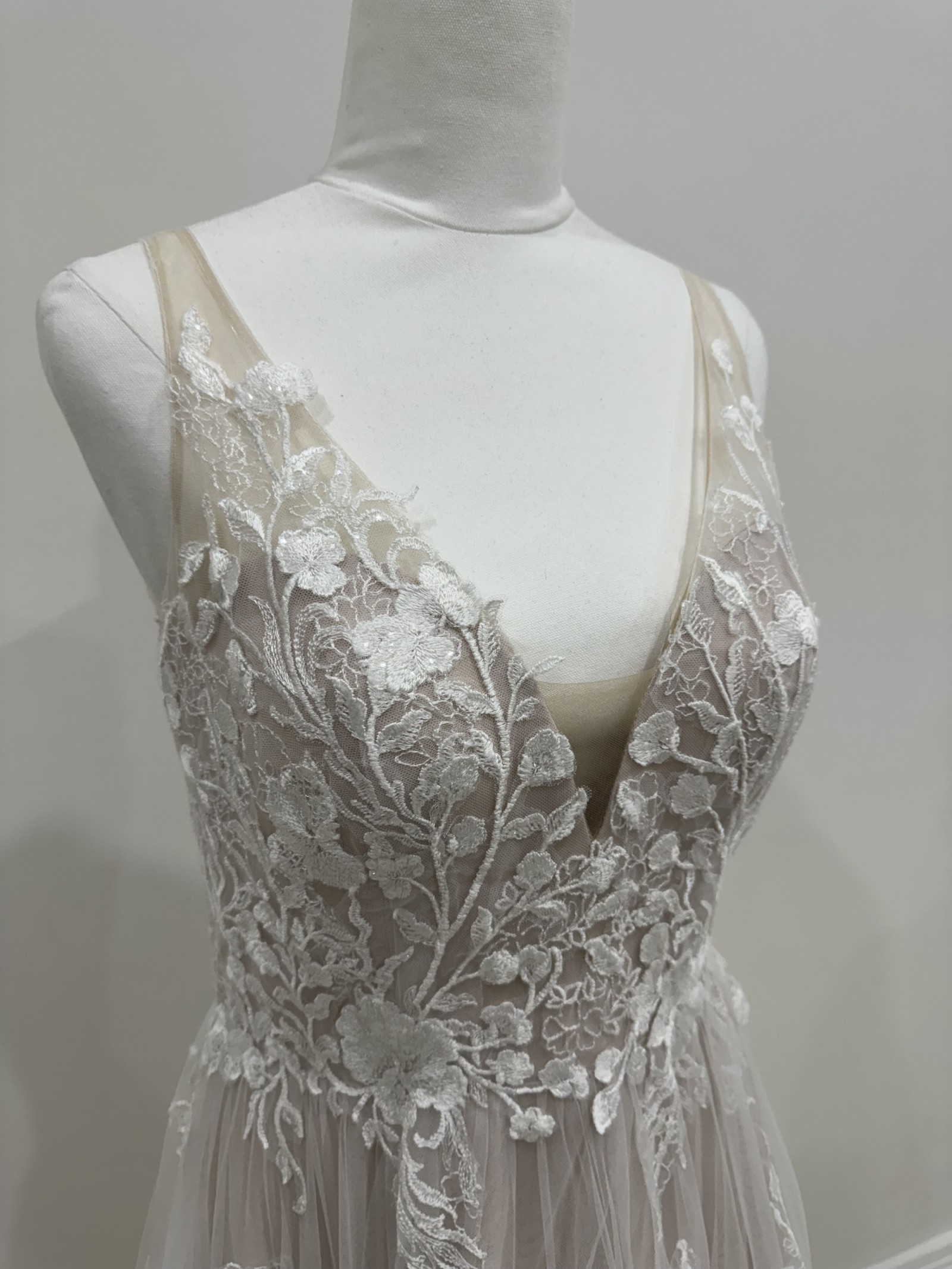 Madi Lane, Harper Wedding Dress Save 43% - Stillwhite