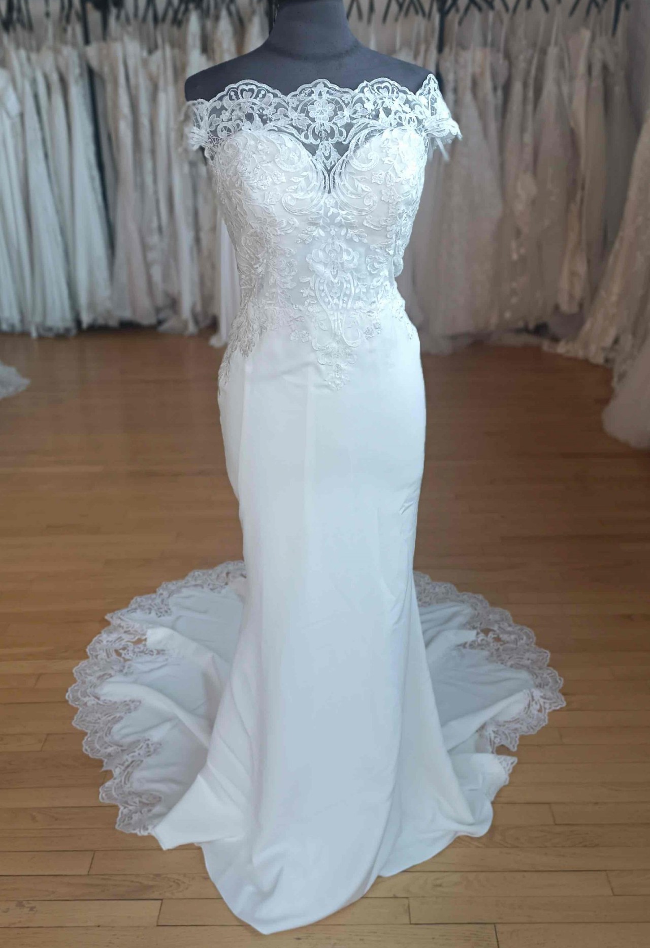 Pronovias Agapi Sample Wedding Dress Save 40% - Stillwhite