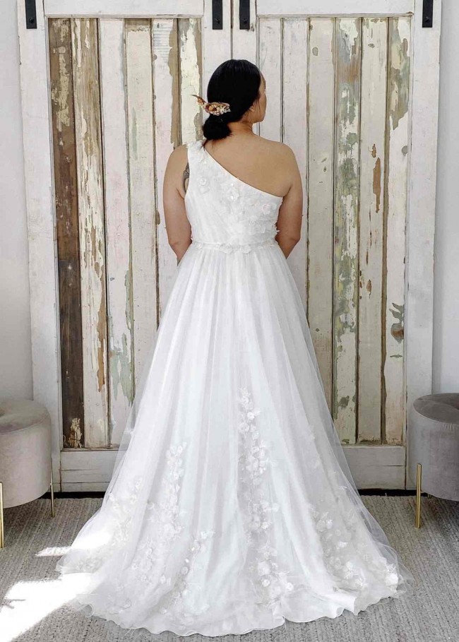 The Laid-Back Bride Sample Wedding Dress Save 60% - Stillwhite