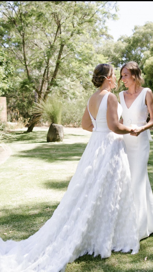 Suzanne Harward Shimmer Gown Wedding Dress Save 72% - Stillwhite