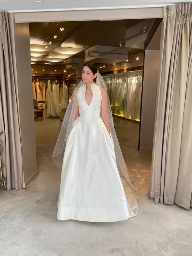 Carolina Herrera, Lydia-V-neck Silk Mikando Ballgow Wedding Dress Save ...