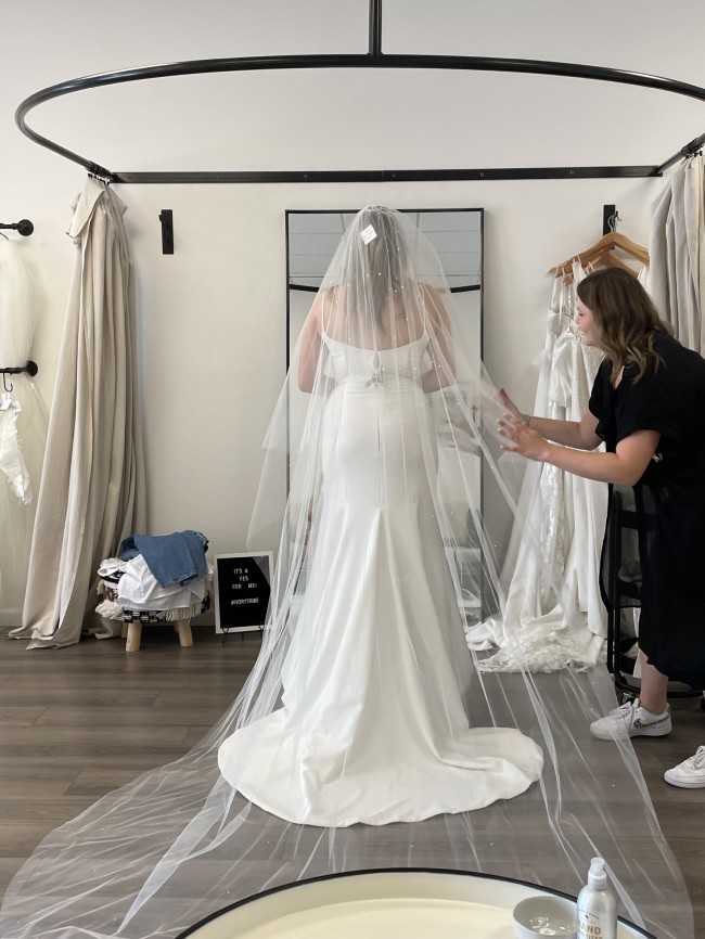 Madi Lane, Cade Sample Wedding Dress Save 58% - Stillwhite