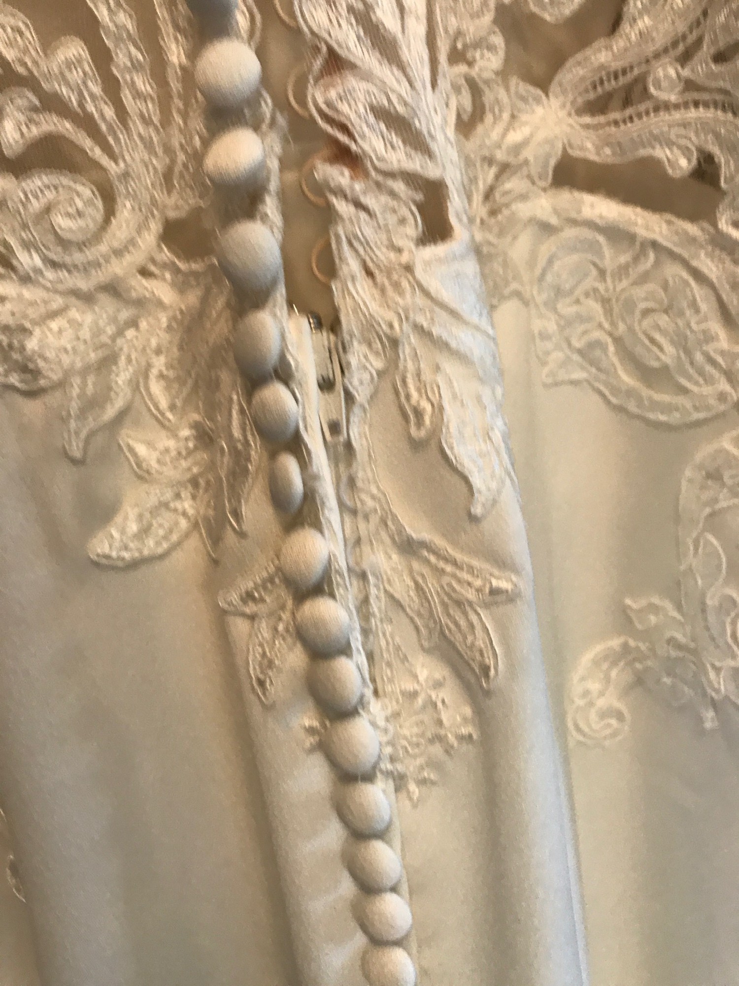 Essense of Australia D2326 New Wedding Dress Save 50% - Stillwhite