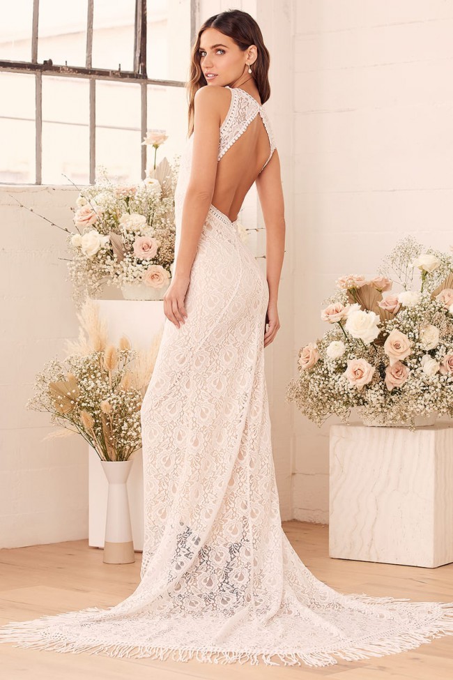 Lulus Model info: Height: 5'9" Bust: 31" Waist: 23.5" Hi New Wedding ...