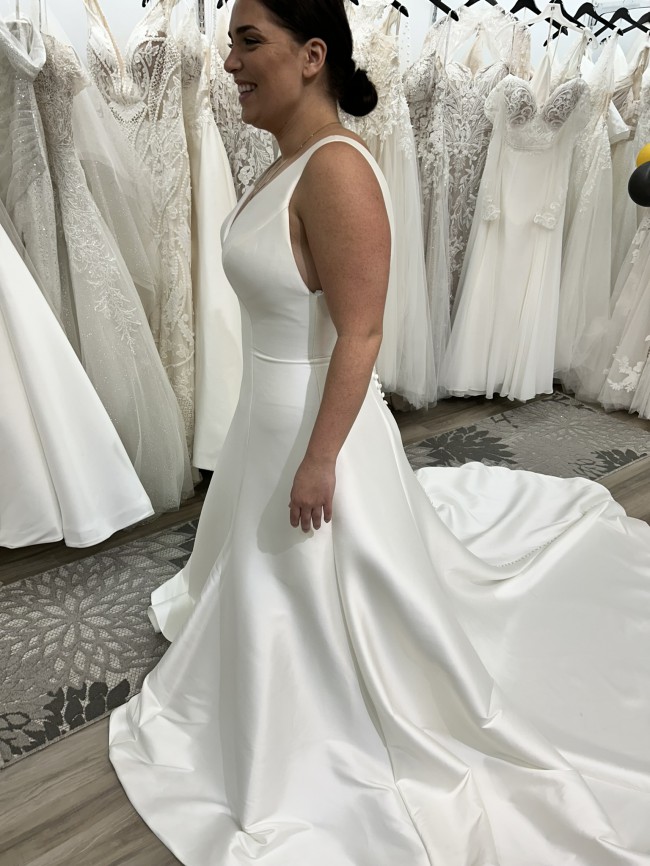 Allure Bridals 9600 Sample Wedding Dress Save 75% - Stillwhite