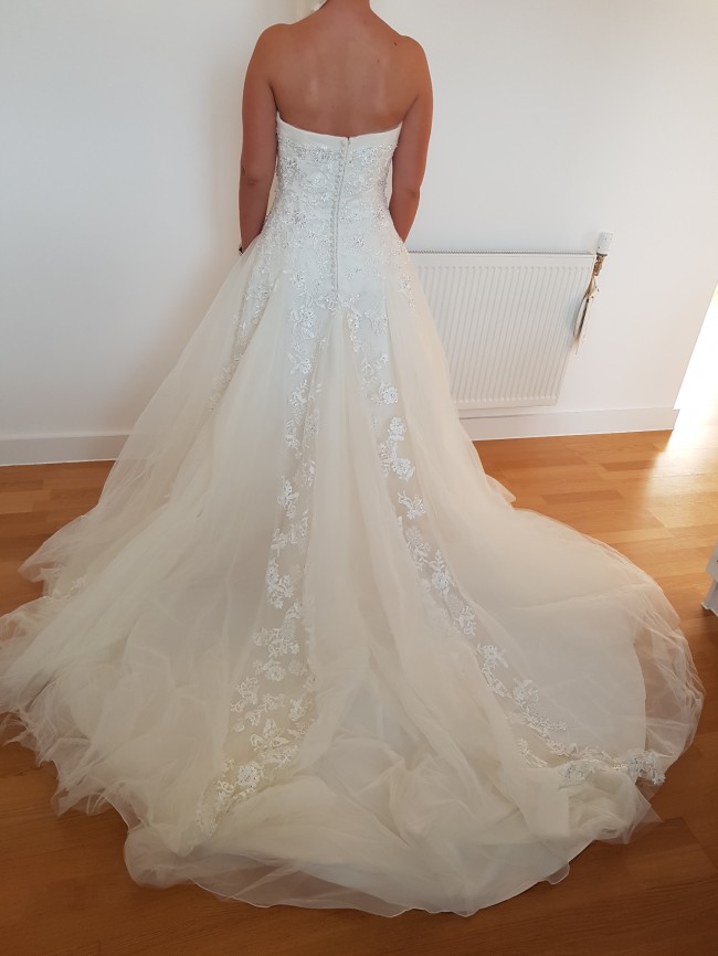 Benjamin Roberts 2058a Used Wedding Dress Save 90% - Stillwhite