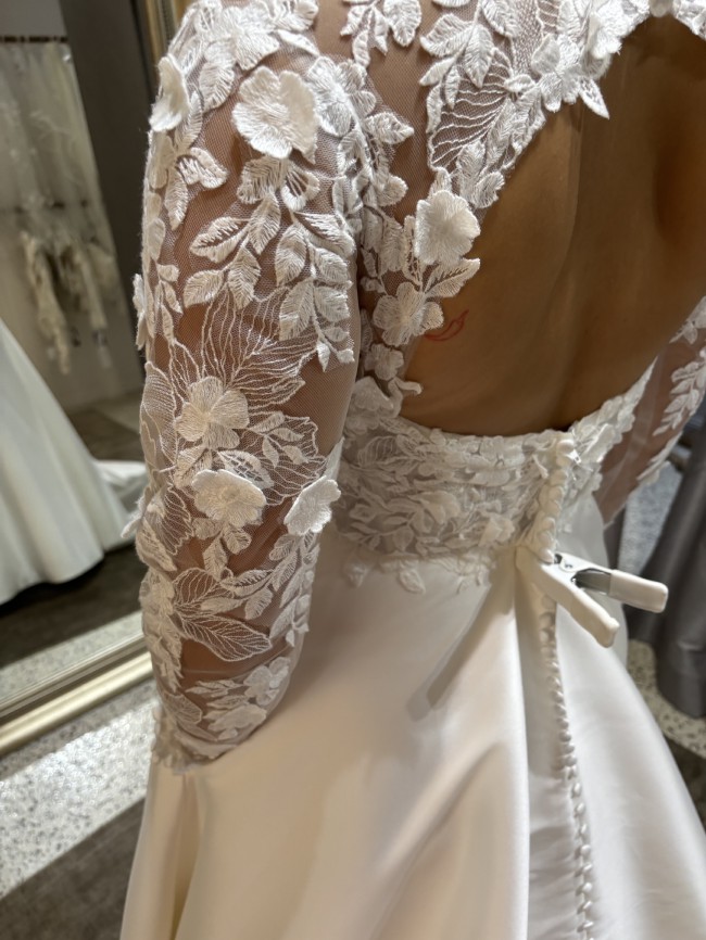 Essense of Australia Sample Wedding Dress Save 50% - Stillwhite