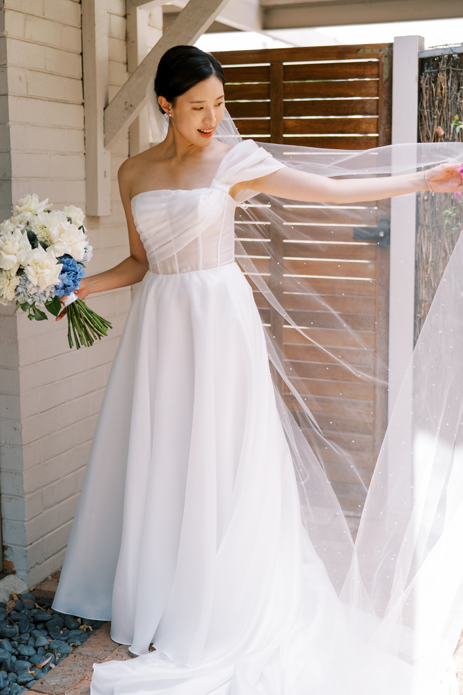 Madi Lane, JONES Wedding Dress Save 51% - Stillwhite