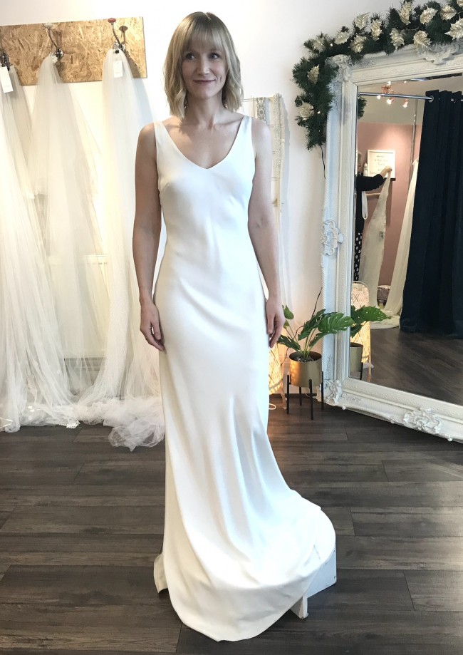 Charlie Brear, Payton + Voulaire overdress Wedding Dress Save 88% ...