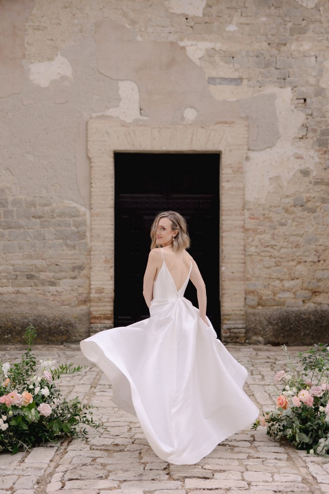 Alex Perry Maddison Wedding Dress Save 40% - Stillwhite