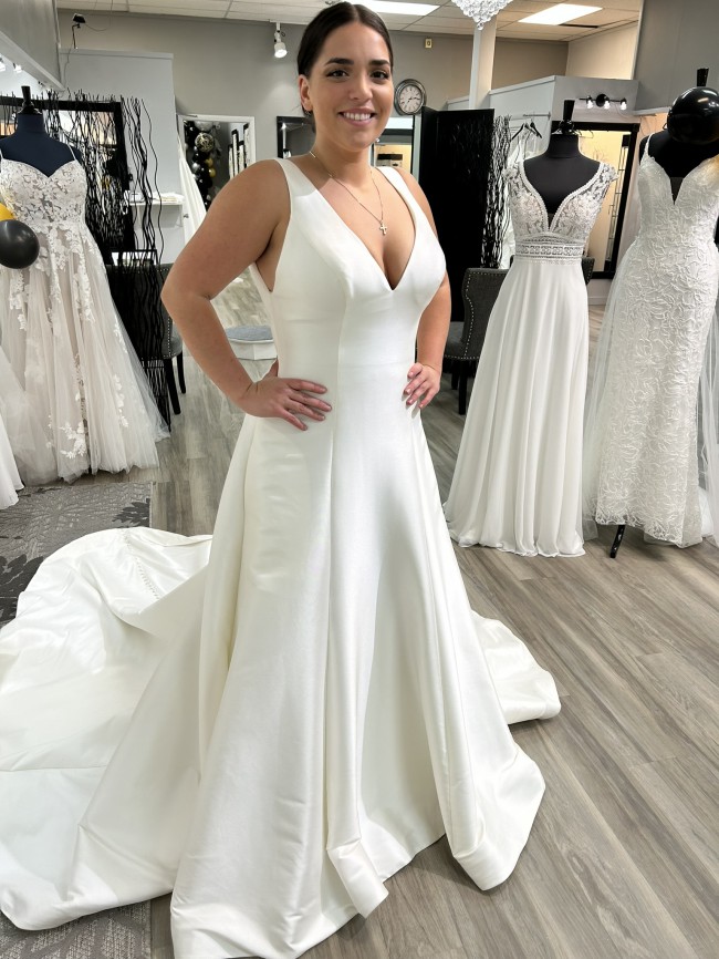 Allure Bridals 9600 Sample Wedding Dress Save 75% - Stillwhite
