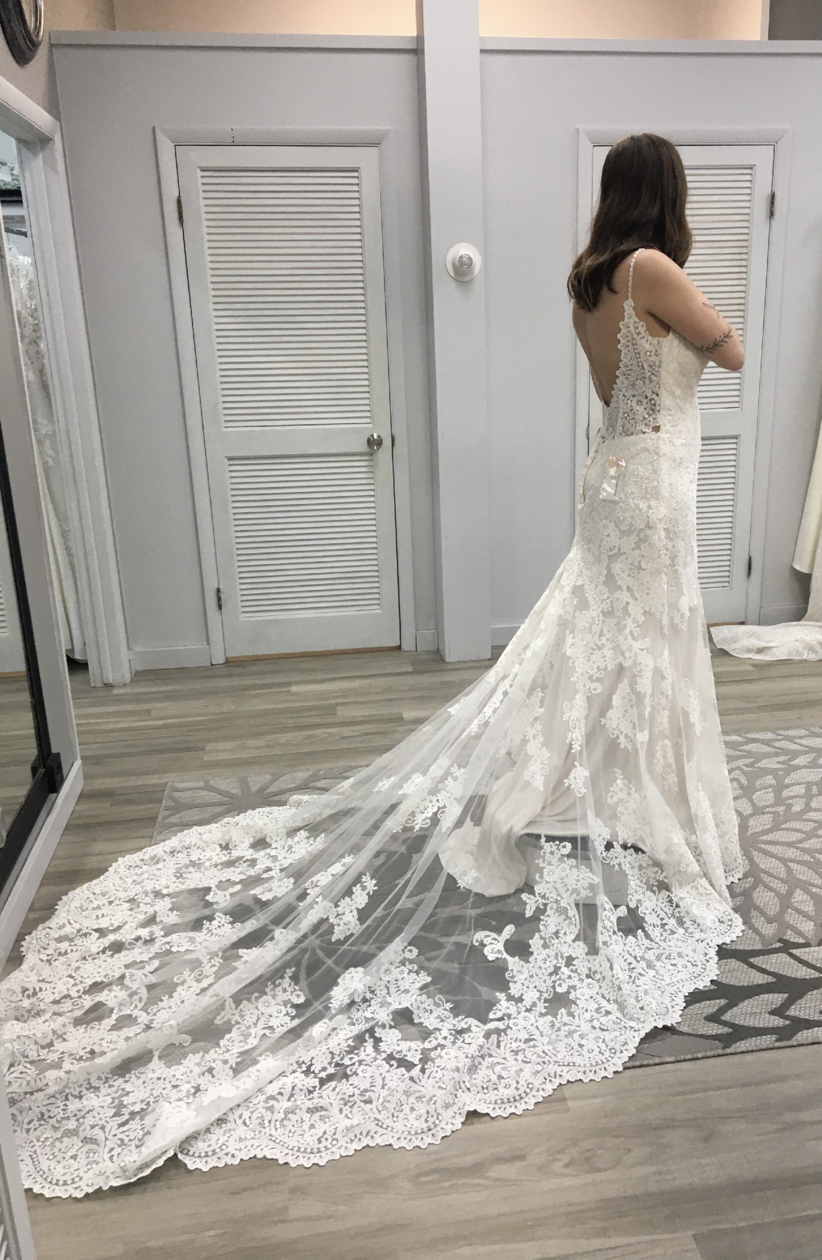 Allure Romance Sample Wedding Dress Save 69% - Stillwhite