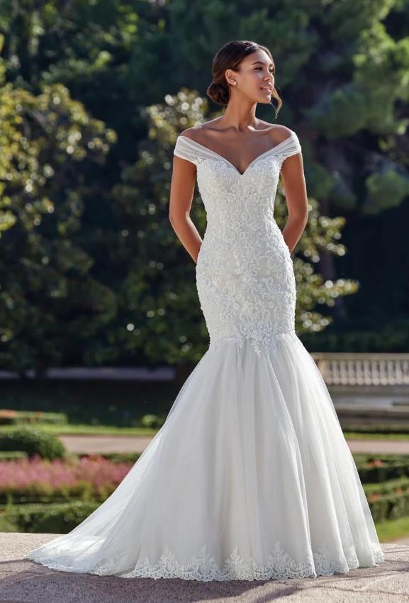 Serenity Bridal 44148 Sample Wedding Dress - Stillwhite