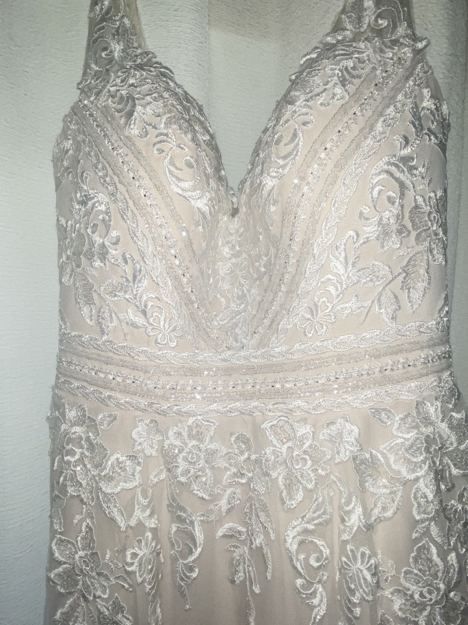 Essense of Australia D2782 Sample Wedding Dress Save 57% - Stillwhite