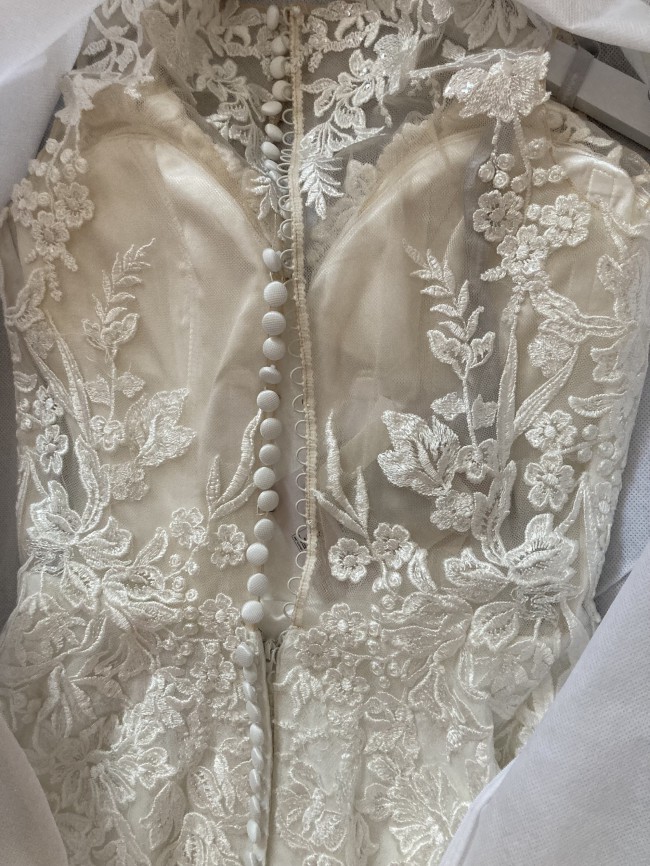 The Signature Collection New Wedding Dress - Stillwhite