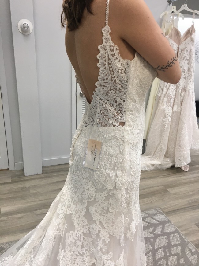 Allure Romance Sample Wedding Dress Save 69% - Stillwhite