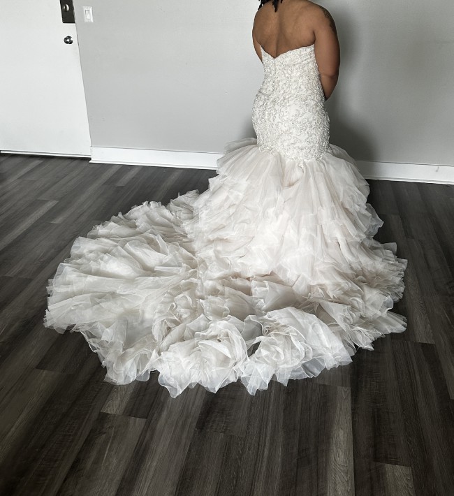 Danielle Caprese Sample Wedding Dress Save 52% - Stillwhite