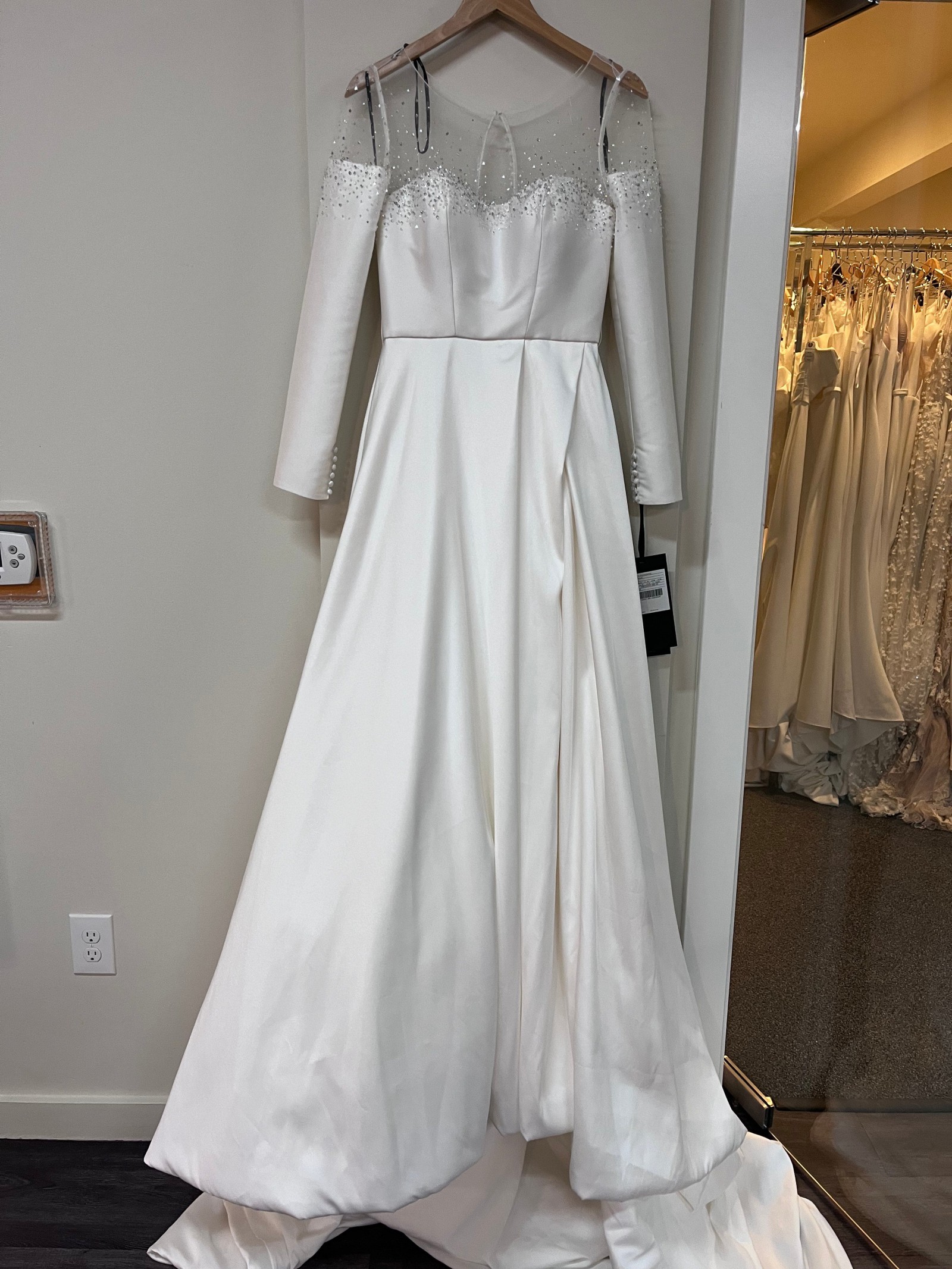 Vera Wang, Noah Sample Wedding Dress Save 20% - Stillwhite