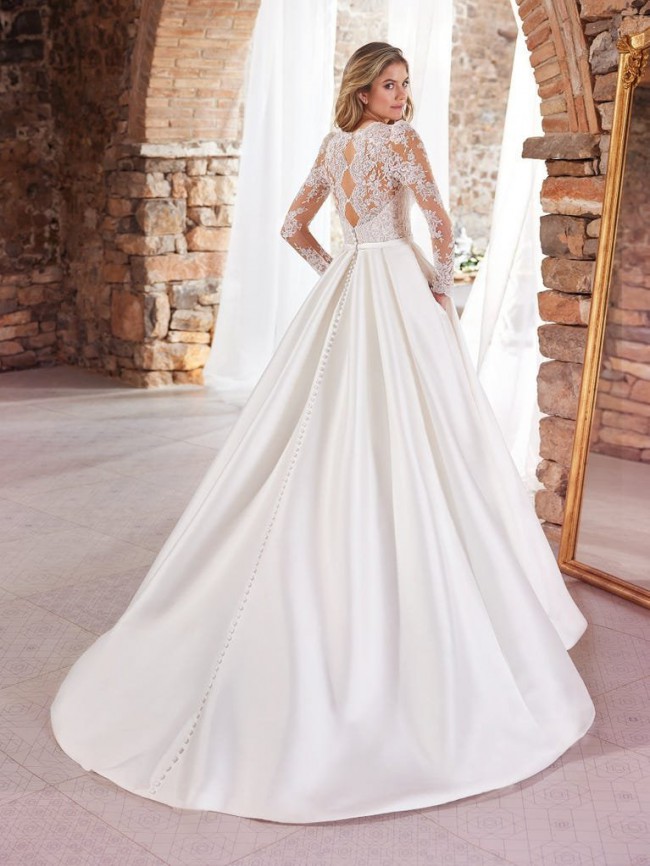 White One Sample Wedding Dress Save 50% - Stillwhite