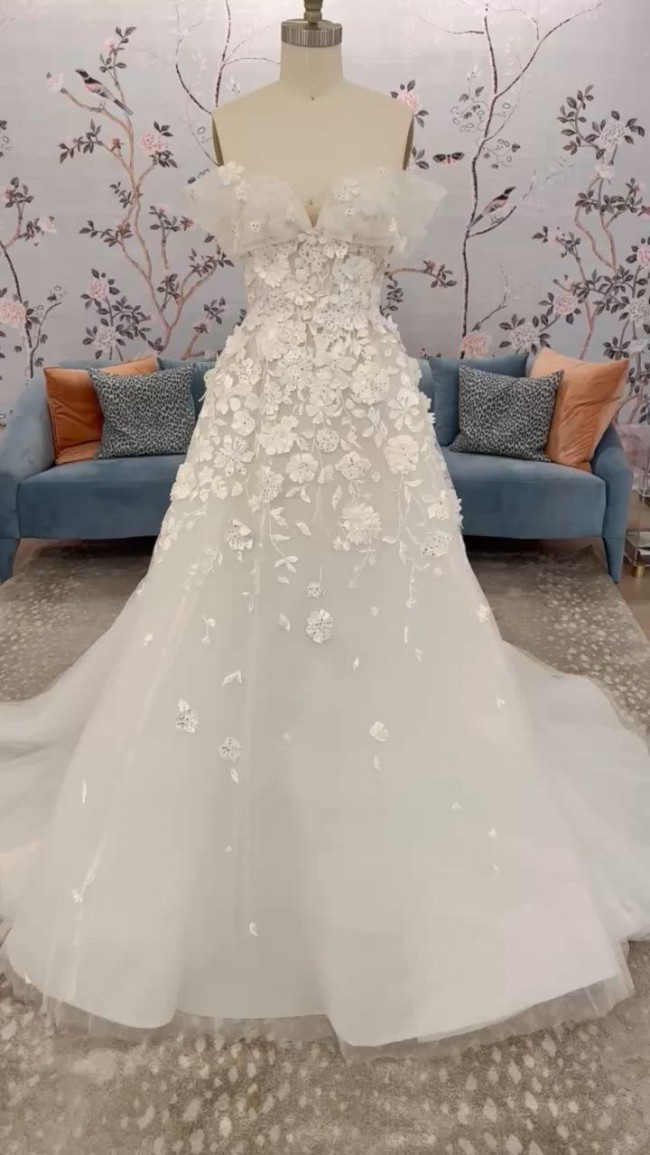 Nicole And Felicia Sample Wedding Dress Save 80% - Stillwhite