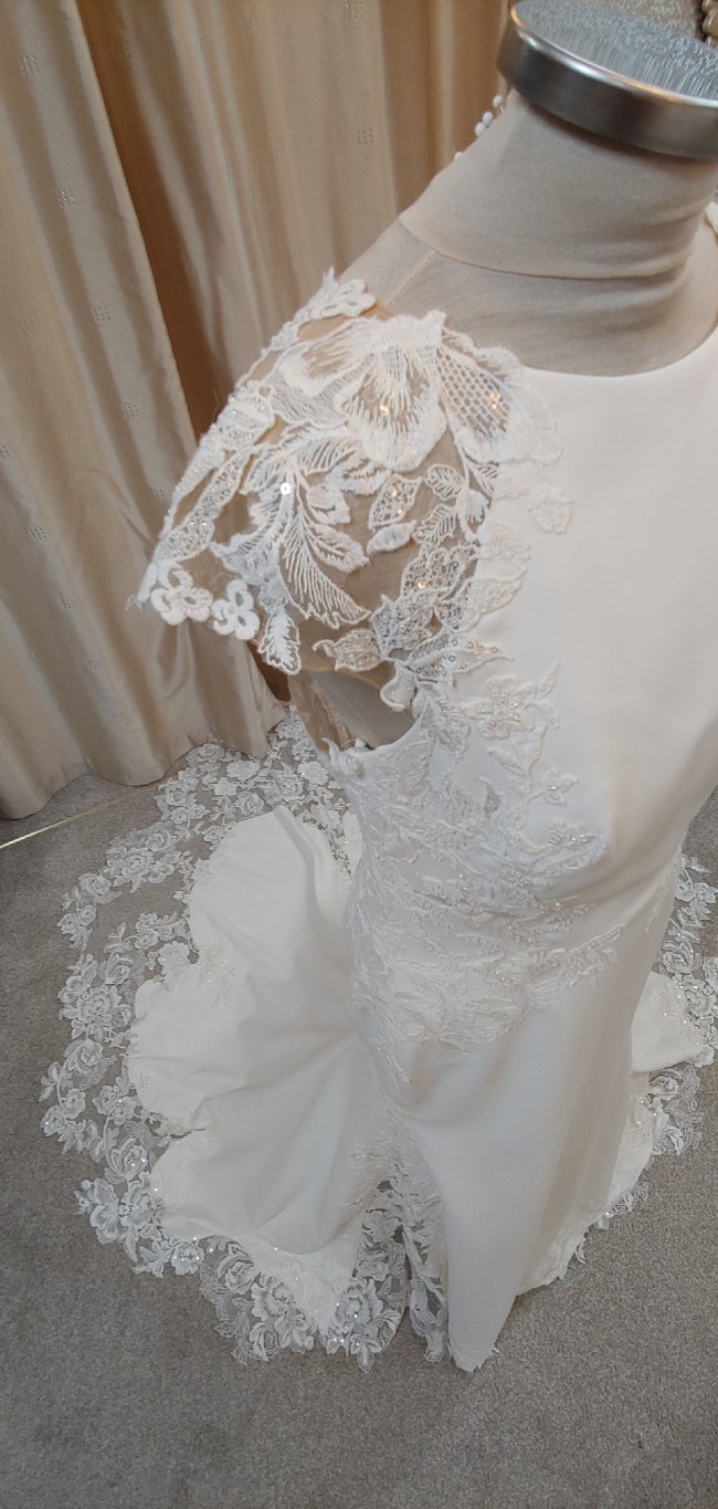 Justin Alexander, Delia 88231 LND Sample Wedding Dress Save 61% ...