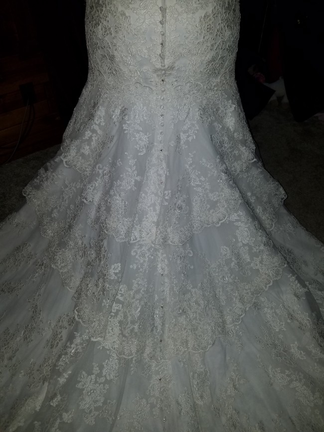 Allure Bridals 9215 Sample Wedding Dress Save 72% - Stillwhite