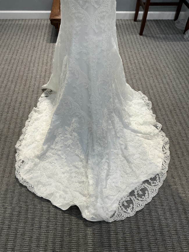 House Of Wu Sample Wedding Dress Save 20% - Stillwhite