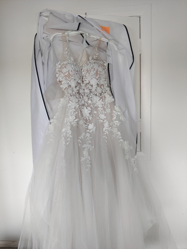Enzoani Olani New Wedding Dress Save 20% - Stillwhite