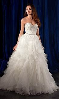 Alfred Angelo, 981 Sapphire Collection Sample Wedding Dress Save 58% ...