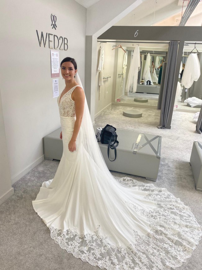 Wed2b, LEON - Dramatic Sheath V-Neck Gown + Wunderskirt New Wedding ...
