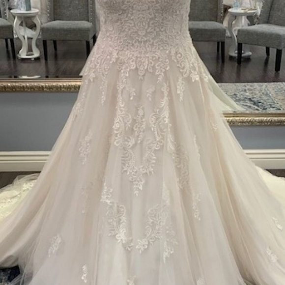 Maggie Sottero Sample Wedding Dress Save 56% - Stillwhite
