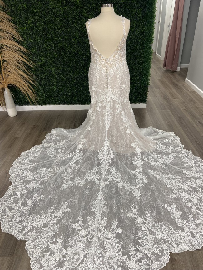 Mon Cheri Sample Wedding Dress - Stillwhite