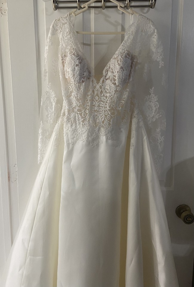 Bijou Bridal Sample Wedding Dress Save 80% - Stillwhite