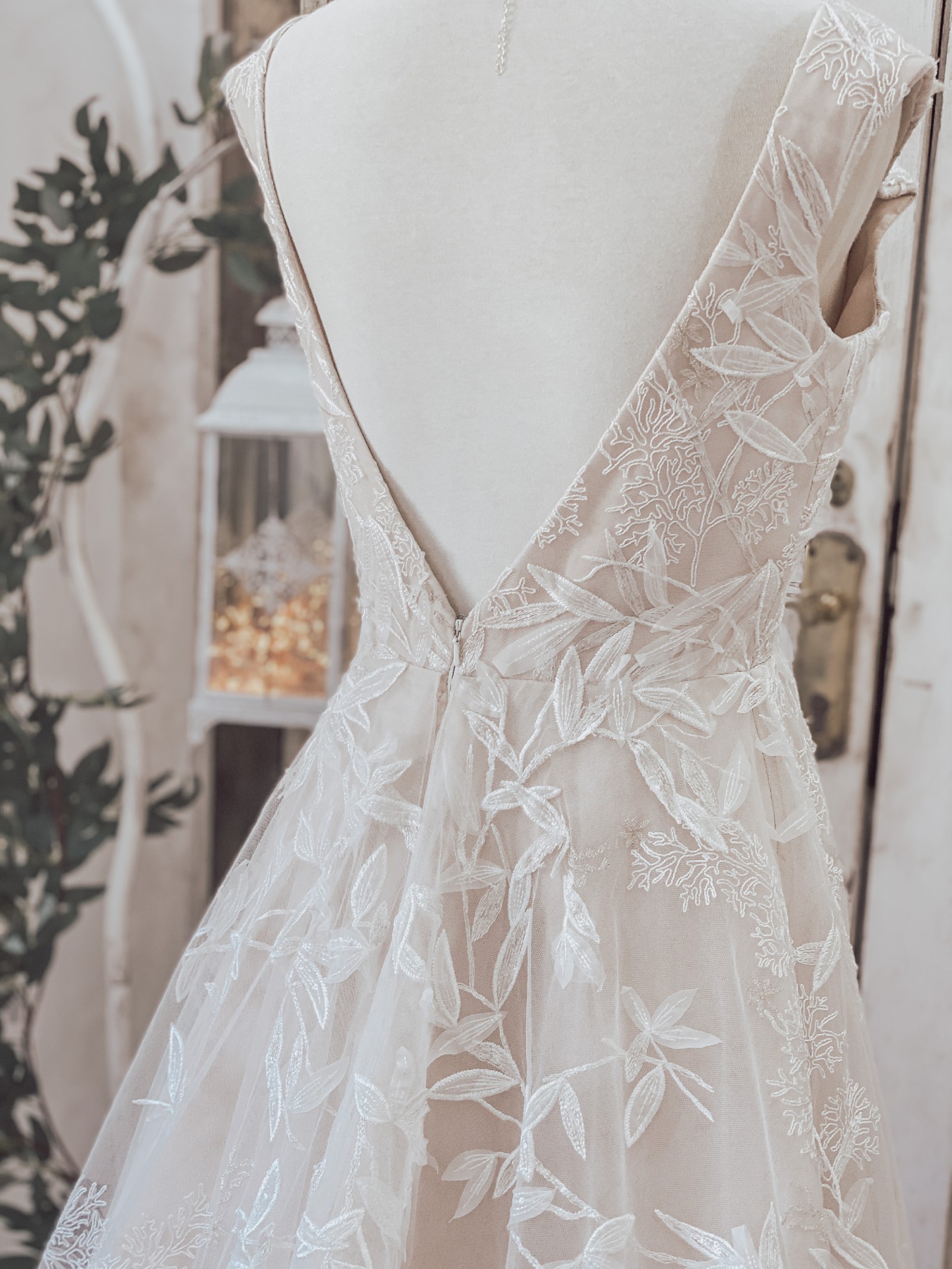 The Laid-Back Bride Sample Wedding Dress Save 47% - Stillwhite