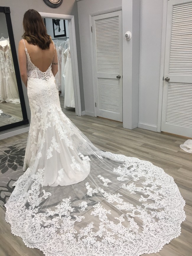 Allure Romance Sample Wedding Dress Save 69% - Stillwhite