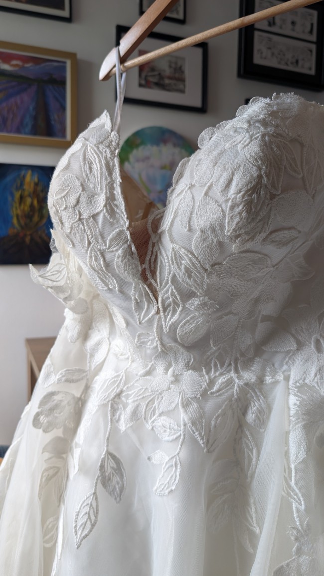 Allure Romance, 3500 Sample Wedding Dress Save 76% - Stillwhite