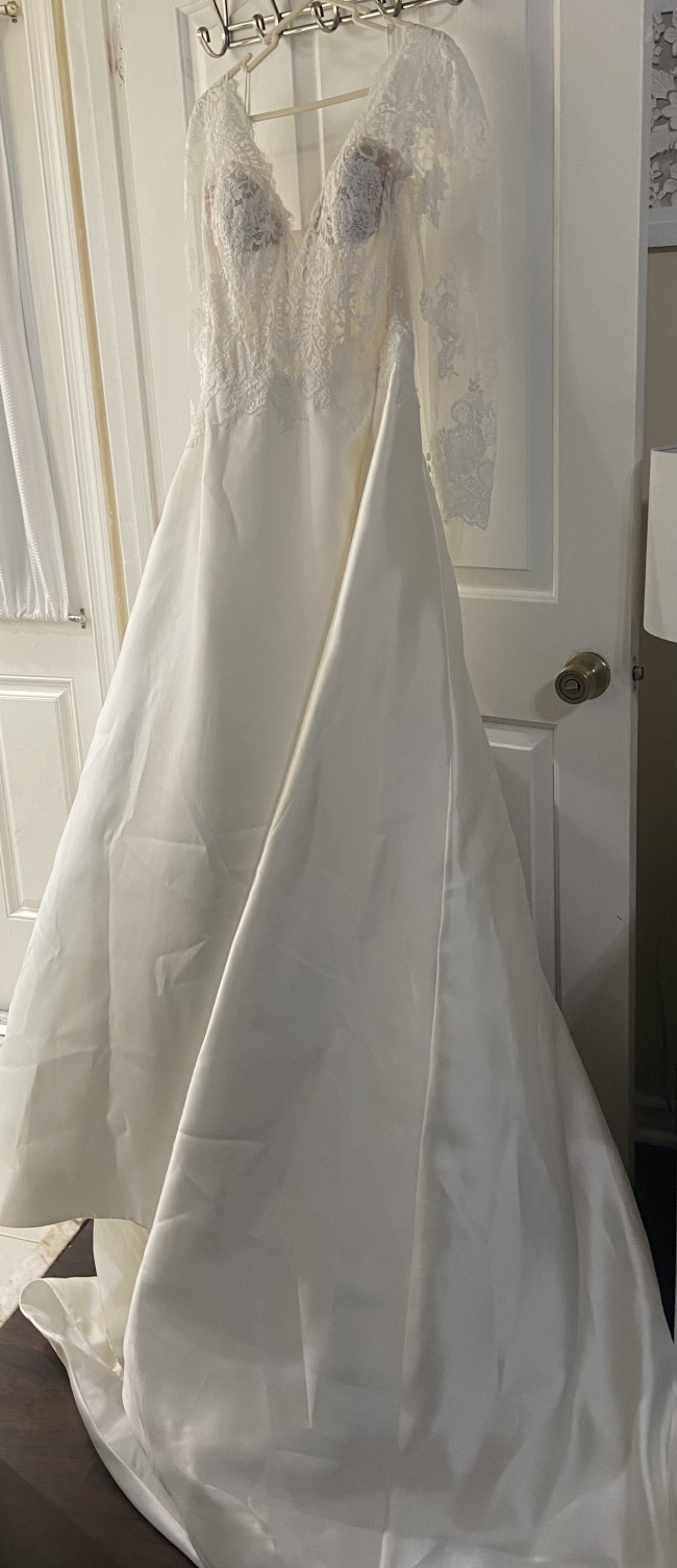 Bijou Bridal Sample Wedding Dress Save 80% - Stillwhite