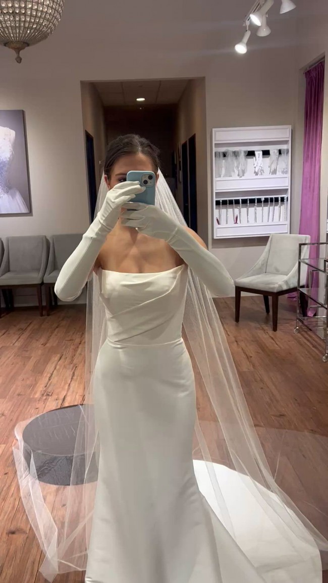 Justin Alexander New Wedding Dress Save 20% - Stillwhite