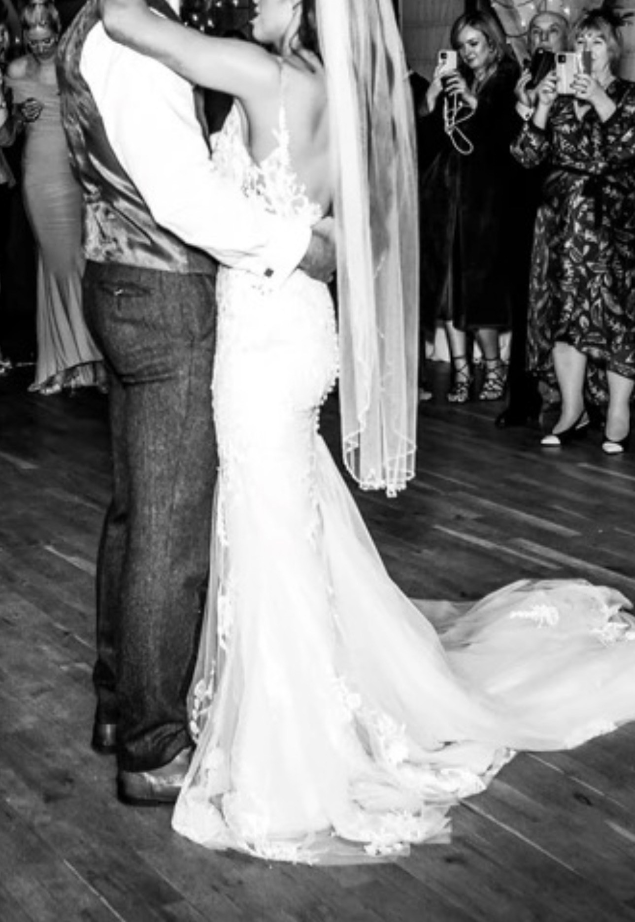 Enzoani Wedding Dress Save 50% - Stillwhite