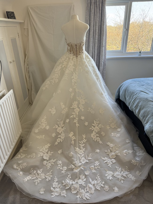 Enzoani, Shiloh Sample Wedding Dress Save 65% - Stillwhite