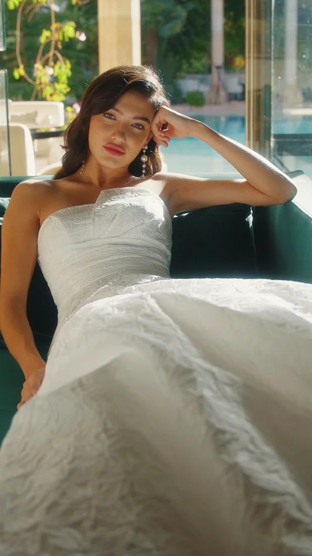 Adriana Alier Azaly Wedding Dress Save 50% - Stillwhite