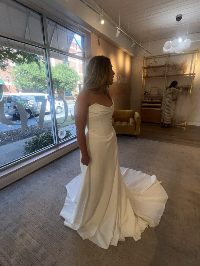 Sarah Seven, Whisper New Wedding Dress Save 36% - Stillwhite