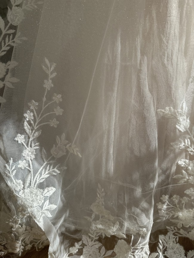 Allure Bridals 9900 Sample Wedding Dress Save 50% - Stillwhite