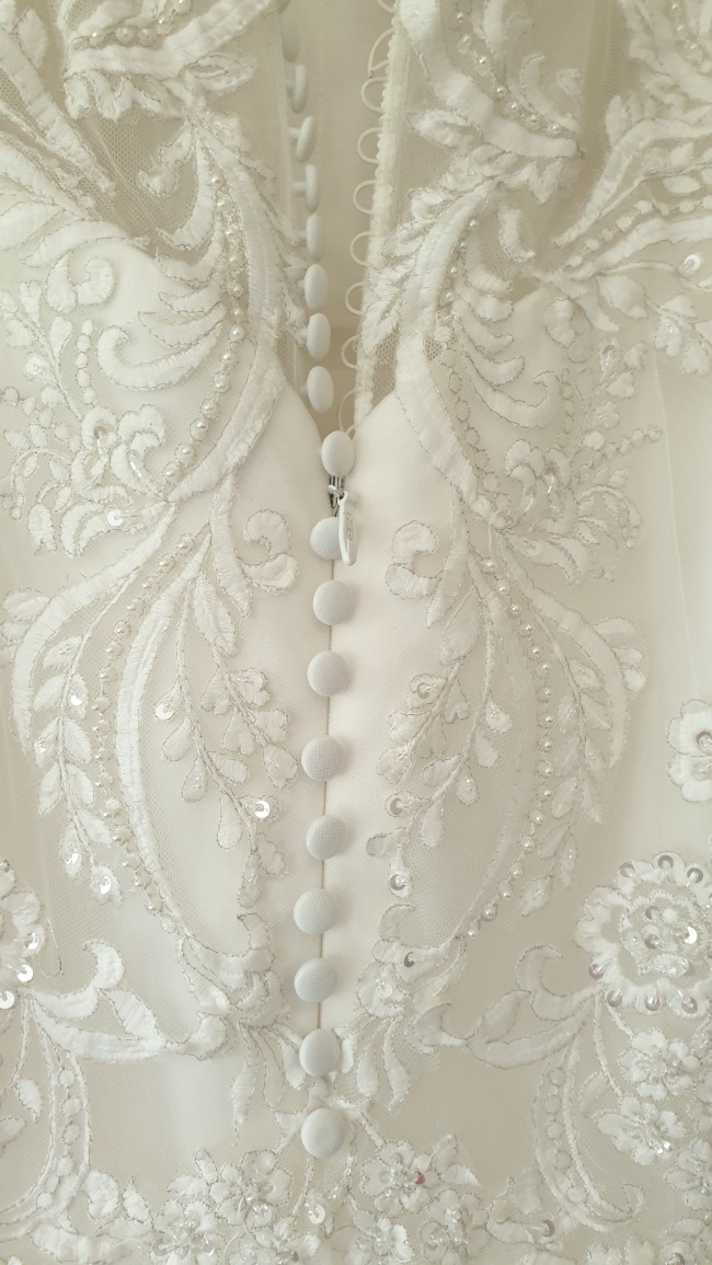 Isabella Designs Sample Wedding Dress Save 23% - Stillwhite