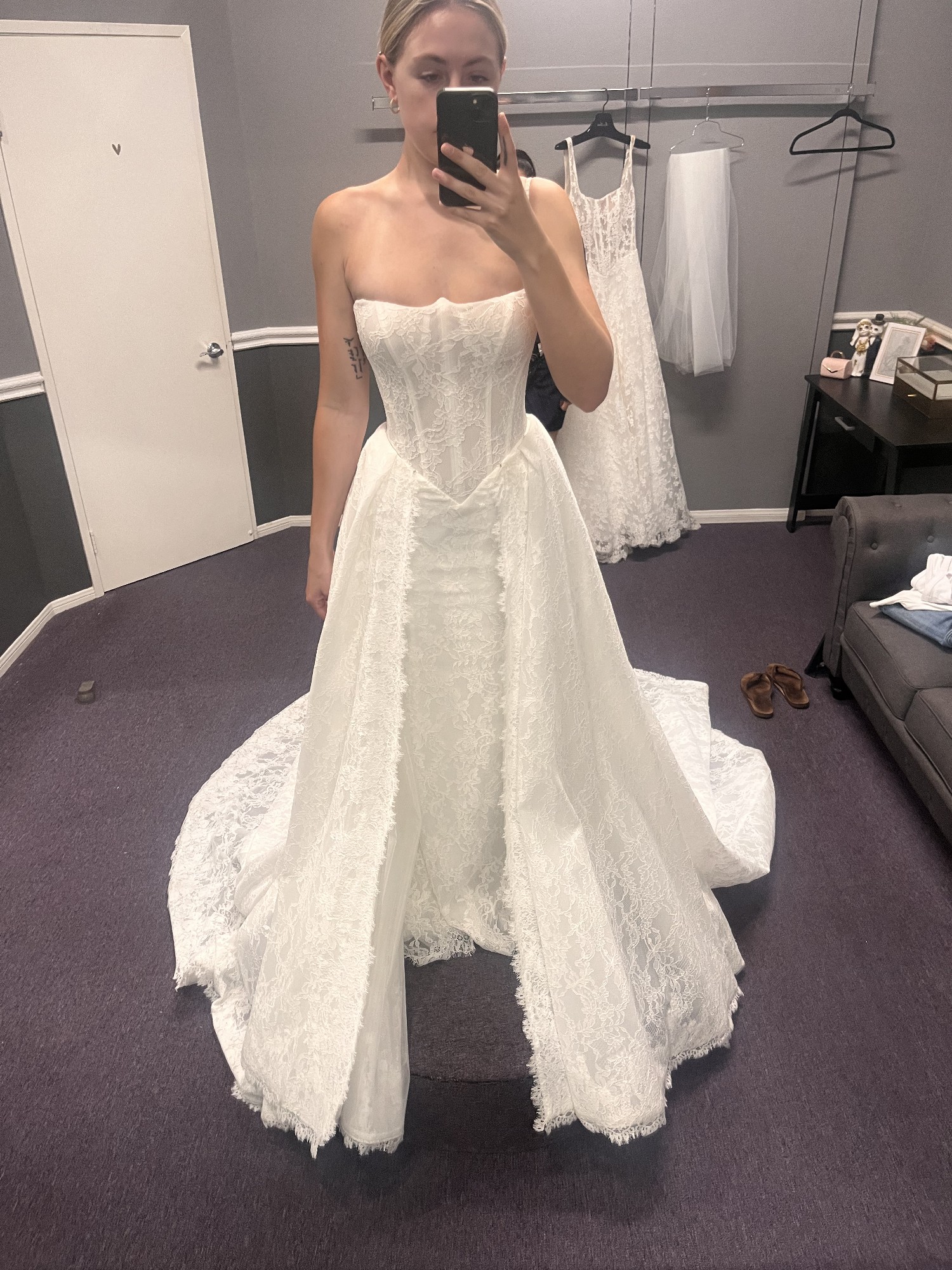 Elizabeth Lee, Beckett New Wedding Dress Save 20% - Stillwhite